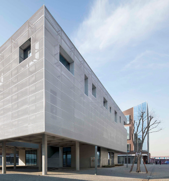 Aluminum Cladding Expanded Metal Mesh Panels 2.35mm Thick Powder Coated